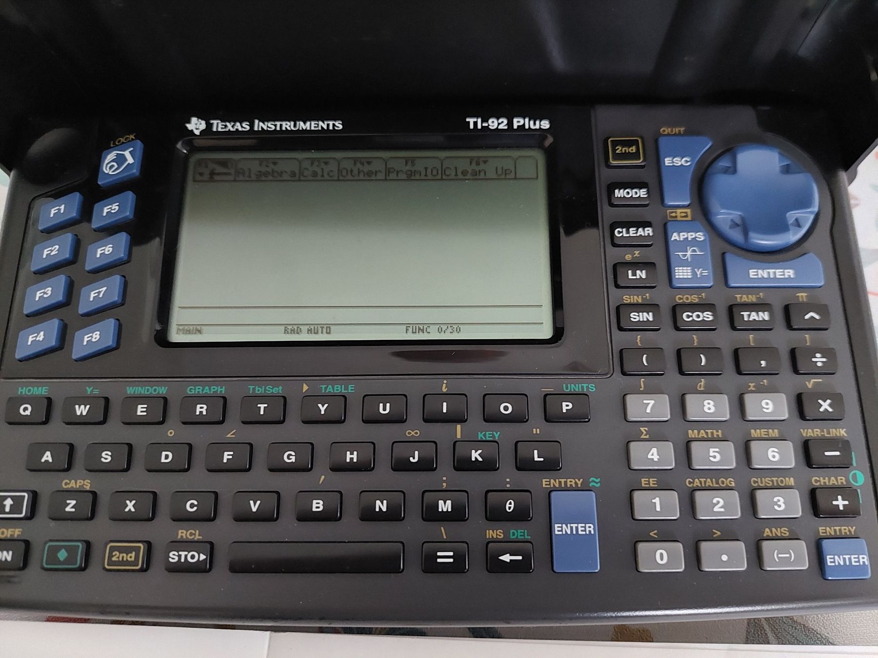 Texas Instruments TI-92 Plus (D'occasion) à St-Prex pour CHF 50 – avec ...
