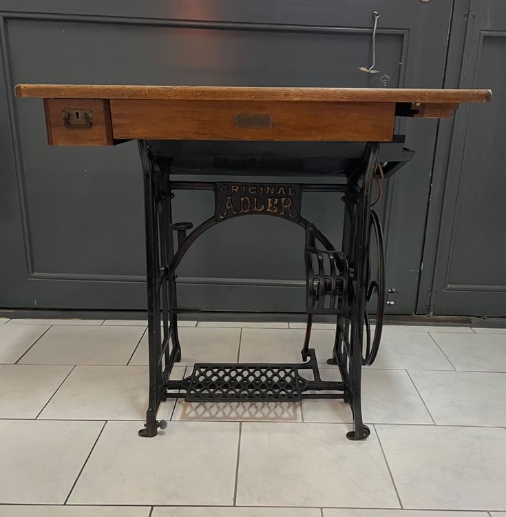 Nähmaschine Adler Original (Gebraucht) in Basel für CHF 51 – nur Abholung auf Ricardo kaufen