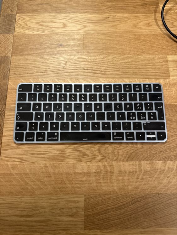 Apple Magic Keyboard with Key Skin - Italian Layout (Neu (gemäss ...