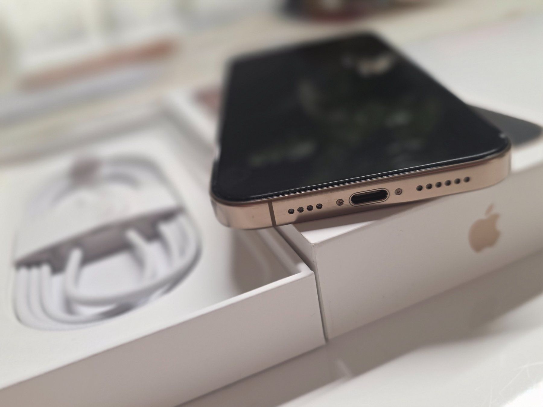 Iphone 16 Pro Max 256gb Dessert Titanium (Gebraucht) in Aarburg für CHF ...