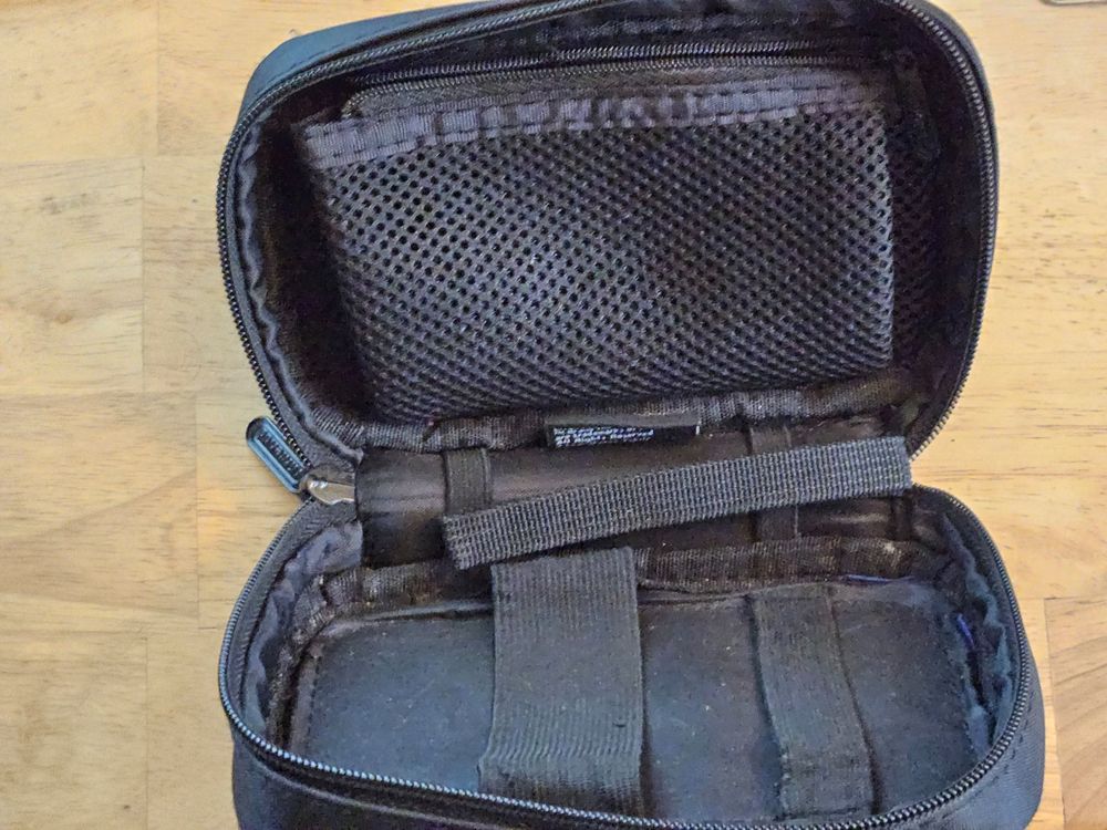 Black Nintendo DSi System + housse (Gebraucht) in für CHF 39.9 – mit ...