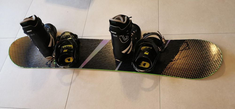 Snowboard Nitro mit Schuhen Burton (Gebraucht) in Känerkinden für CHF ...