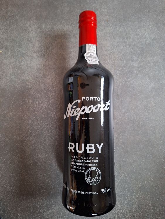 Portwein (Neu (gemäss Beschreibung)) in St.Gallen für CHF 10 – mit ...