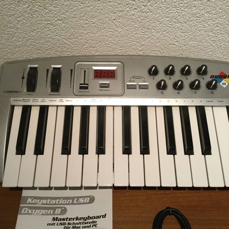 Midiman Oxygen8 Midi-Keyboard M-Audio | Kaufen auf Ricardo