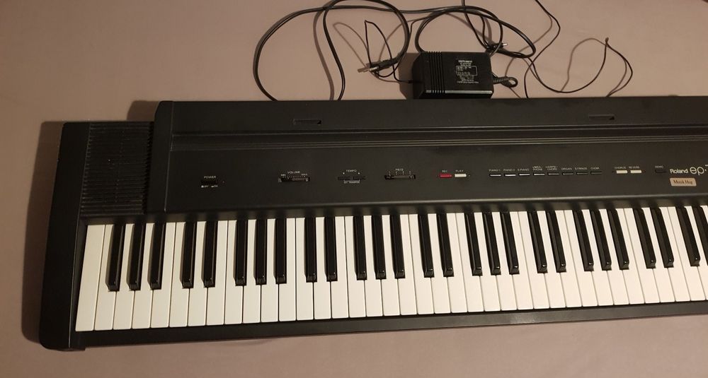 ROLAND EP 7 IIE Keyboard Stagepiano Digitalpiano mit Ständer | Kaufen ...