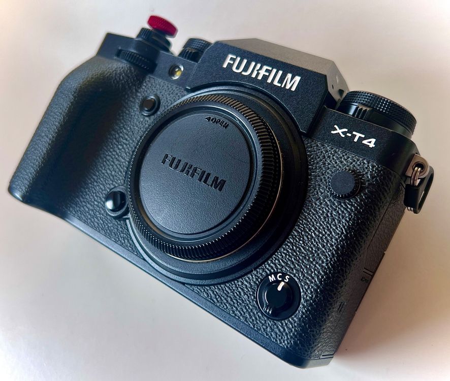 Fujifilm XT-4 in ausgezeichnetem Zustand (Gebraucht) in Zürich für CHF ...