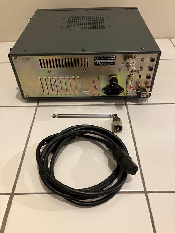 CB-/Amateurfunk Rarität "Receiver ICOM IC-R7000" (Gebraucht) in Zug für ...