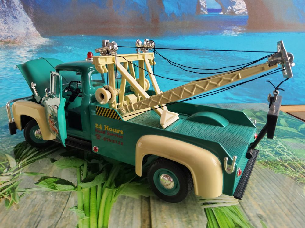 Modellauto Ford F-100 Tow Truck 1956 1/18 Welly Nr.19834 (Gebraucht) in Grüningen für CHF 71 ...