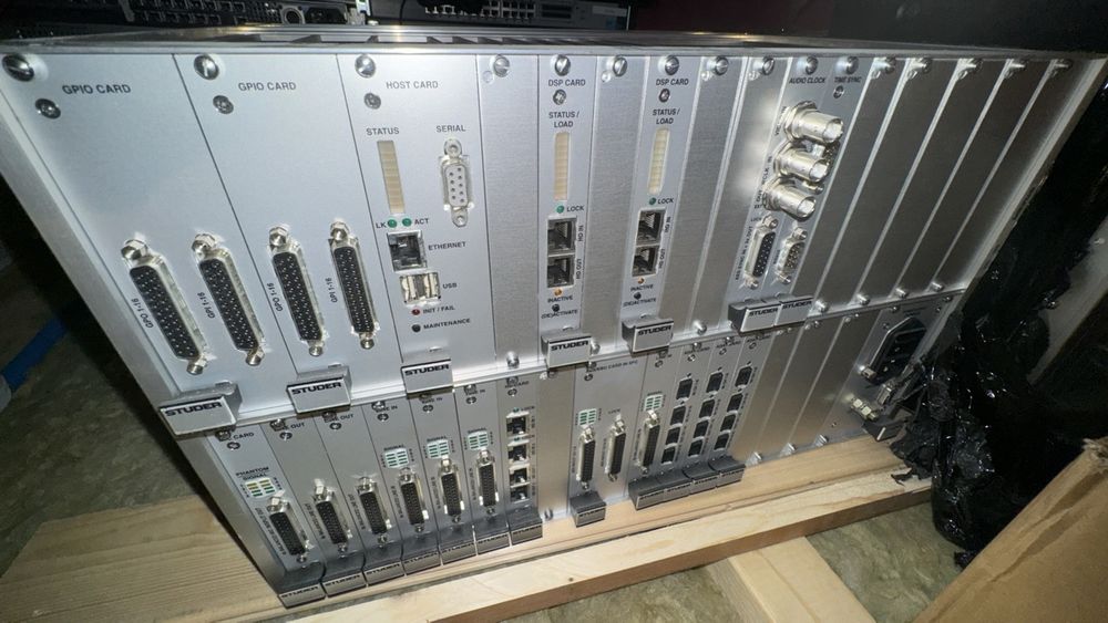Großes Studer Ersatzteillager – OnAir 2500 & OnAir 3000 Sys. (Gebraucht ...