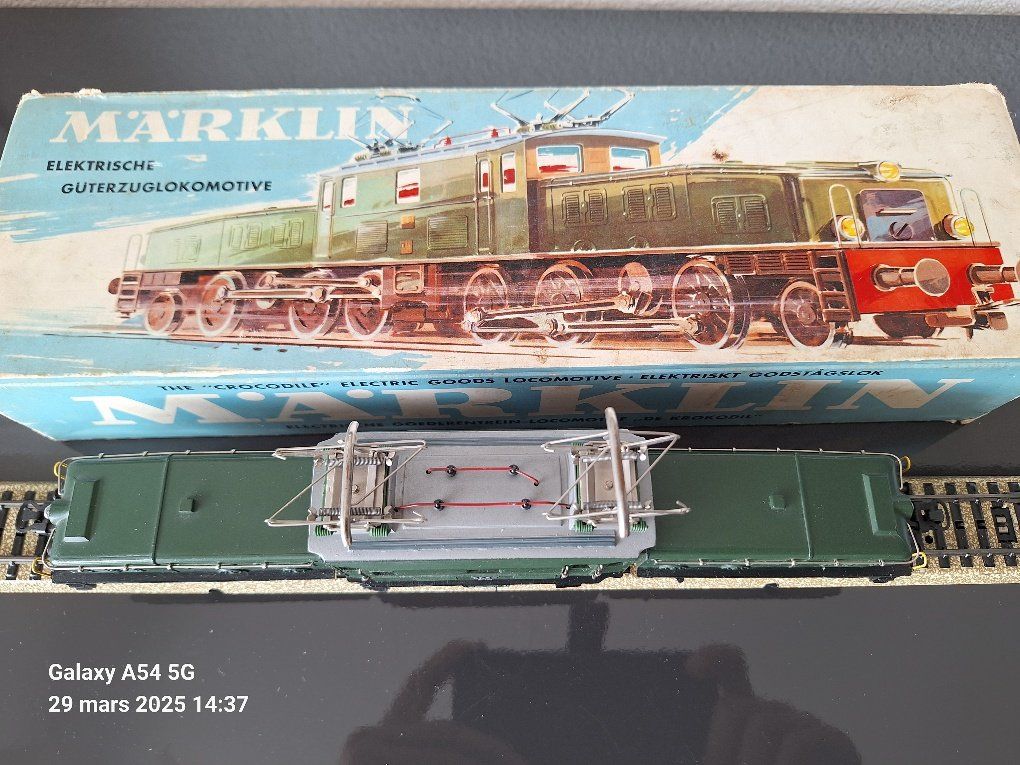 Locomotive C6/8 III "Crocodile CFF "Märklin HO 3015 avec BO (D'occasion ...