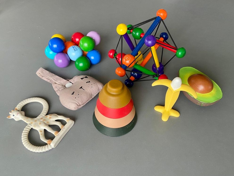 7 Baby Spielsachen: Greifling, Rassel, Beisspielzeug (Gebraucht) in Zürich für CHF 9 – mit ...