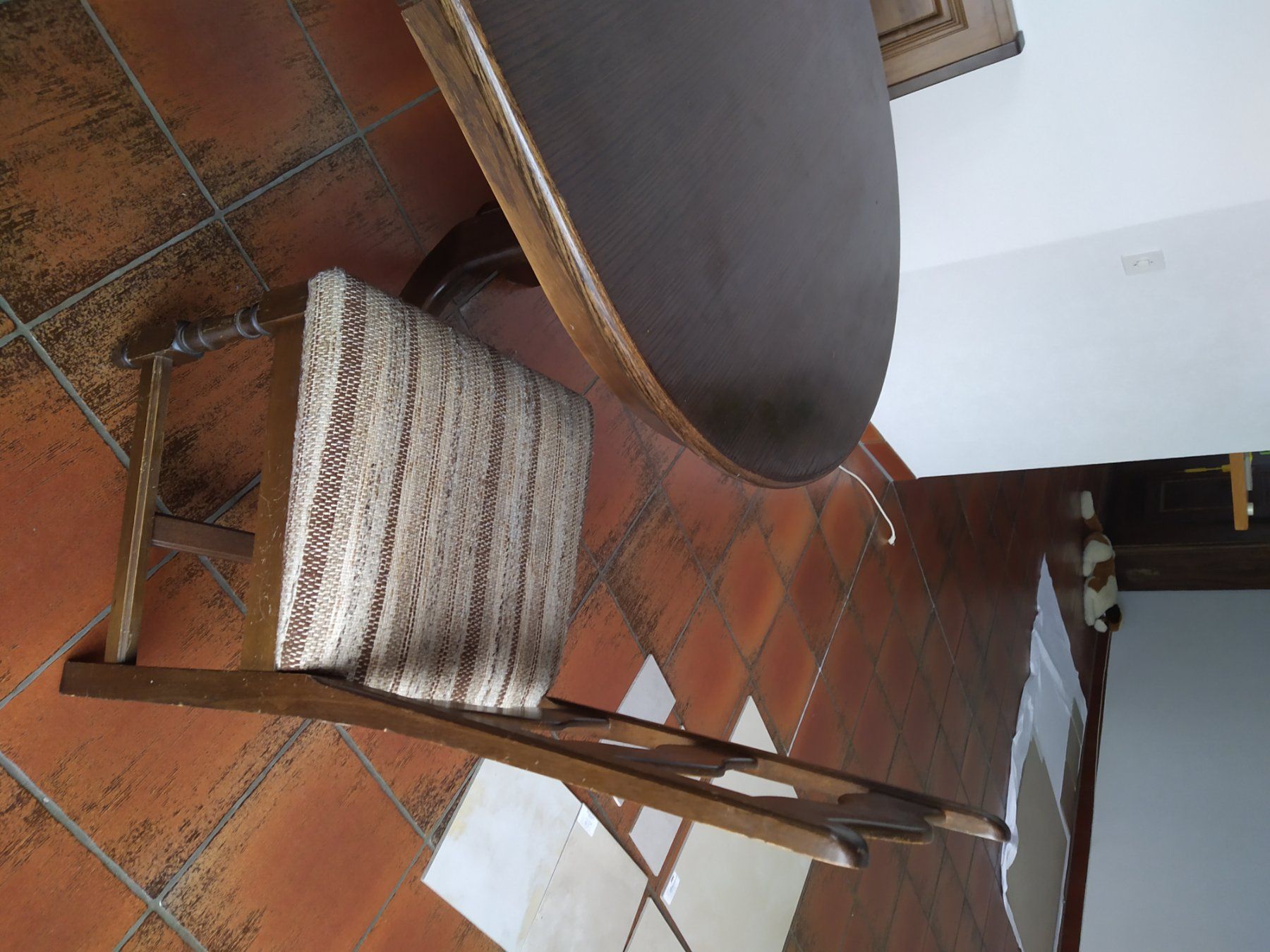 Eckbank Nussbaum massiv mit ausziehbarem Tisch und 4 Stühle (Gebraucht ...