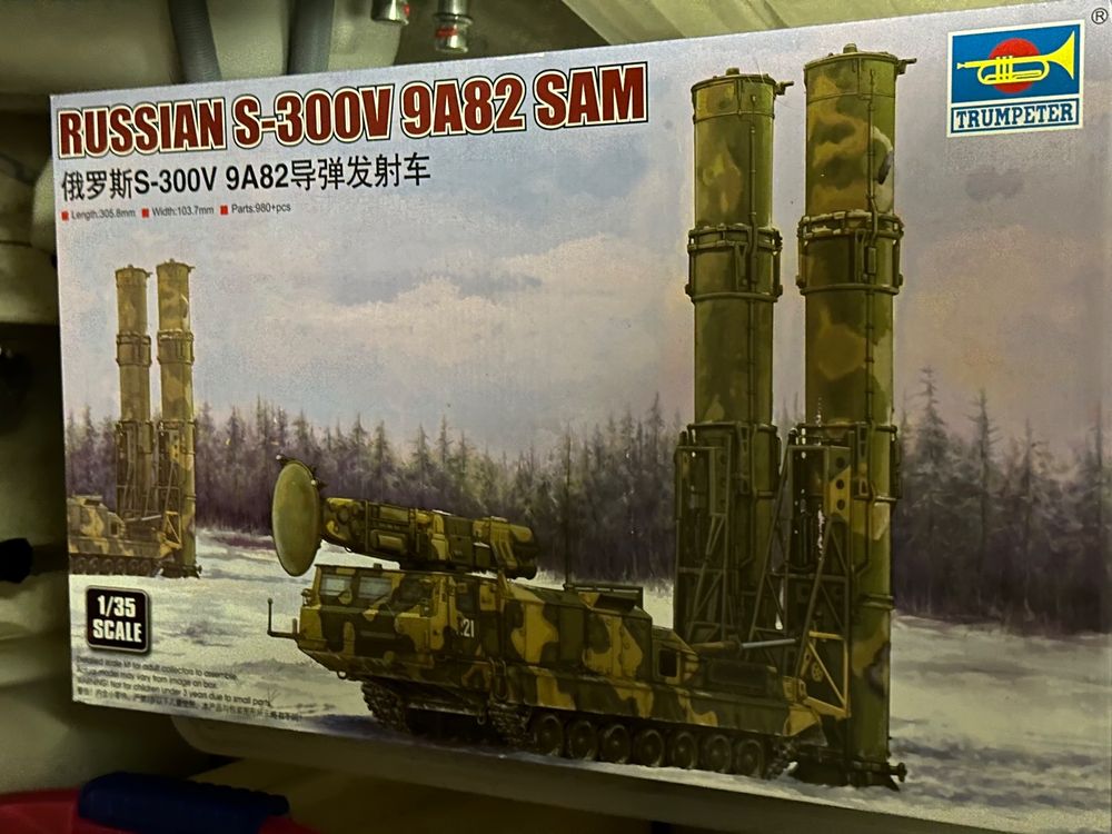 Rusischer S-300V 9A82 SAN 1.35 inkl. Metallketten trumpeter (Neu und originalverpackt) in ...