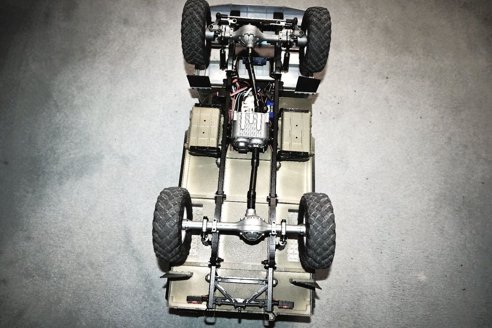 CROSS-RC GC4 M, Military-Truck 4x4, 1:10 mit Licht und Sound (Neu ...