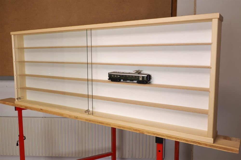 Spur H0 Vitrine 1,3m mit 5 Fächer (Neu (gemäss Beschreibung)) in Heimberg für CHF 289 – mit ...