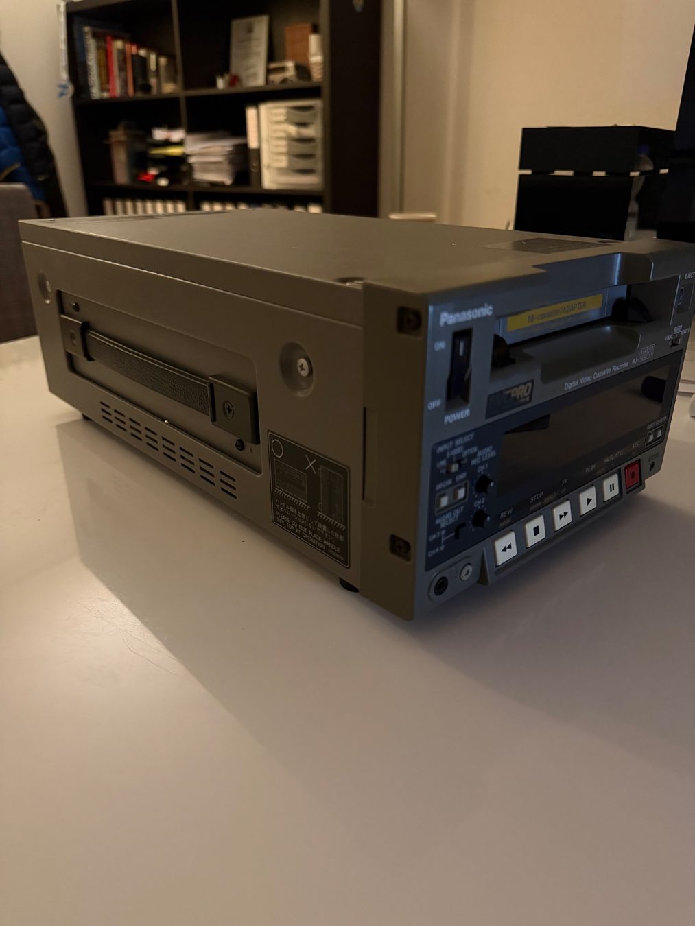 Panasonic AJ-D250E – DVCPro Digital Video Cassette Recorder (Gebraucht) in Zürich für CHF 100 ...