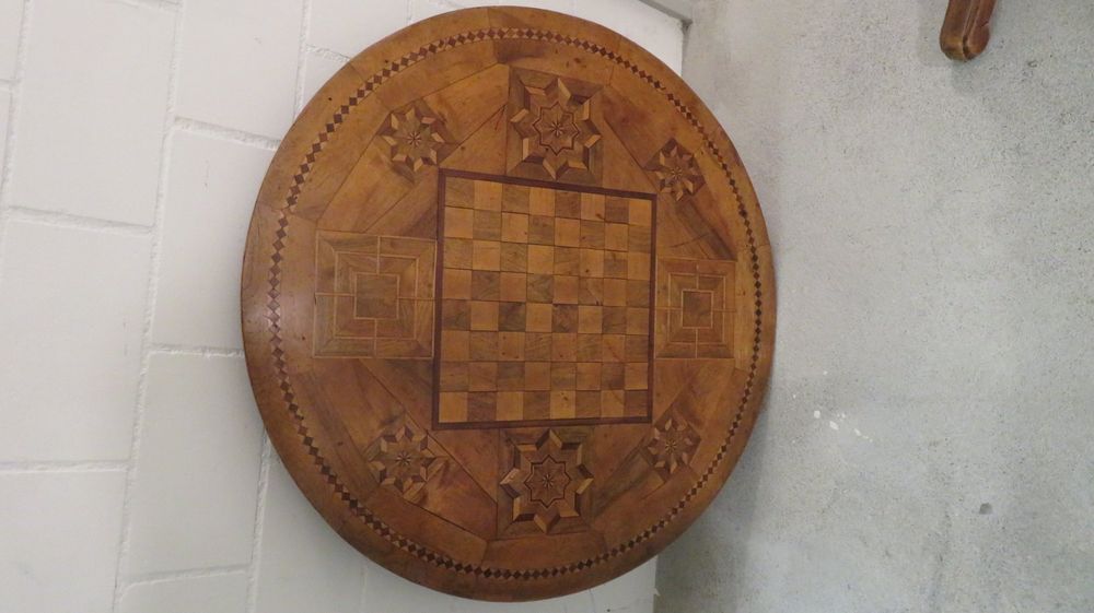Brienzer Spieltisch mit toller Intarsienarbeit antik (Gebraucht) in Wetzikon ZH für CHF 150 ...