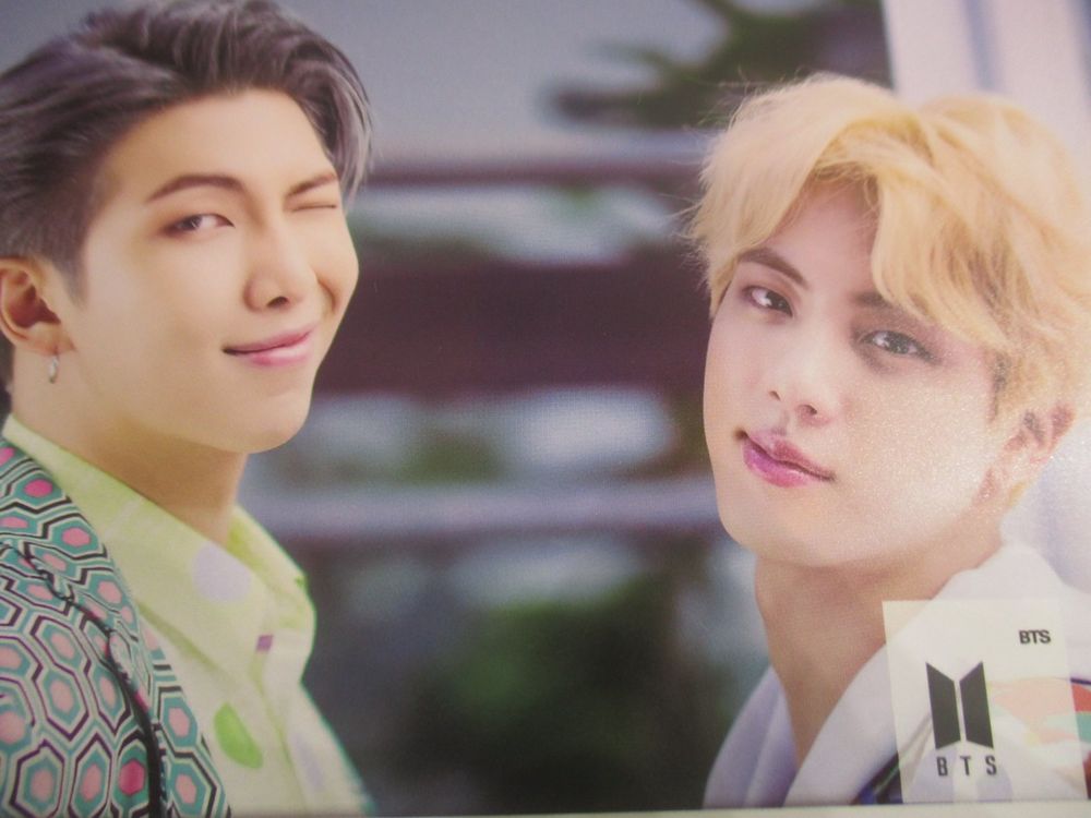 Lot de cartes et photo K-Pop Idols BTS (Gebraucht) in commugny für CHF ...