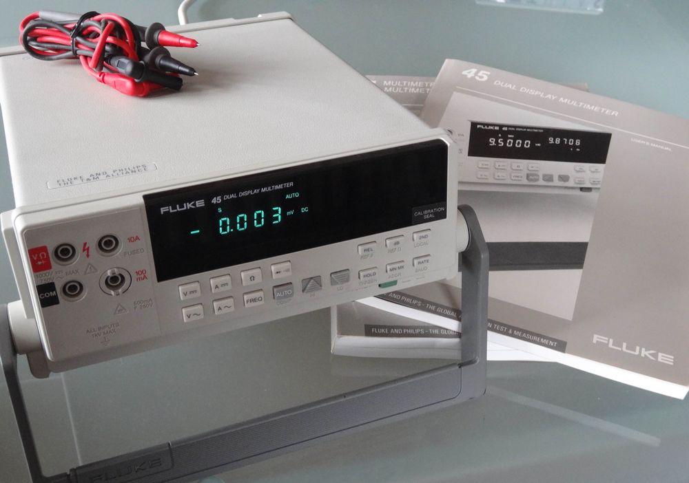 Fluke 45 Tisch-Digitalmultimeter mit Doppelanzeige (Gebraucht) in Hasle ...