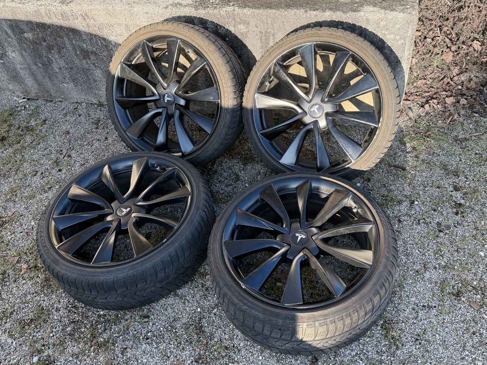 4 Stk. Tesla Model 3 Satz 20 Zoll Felgen und Reifen (Gebraucht) in ...