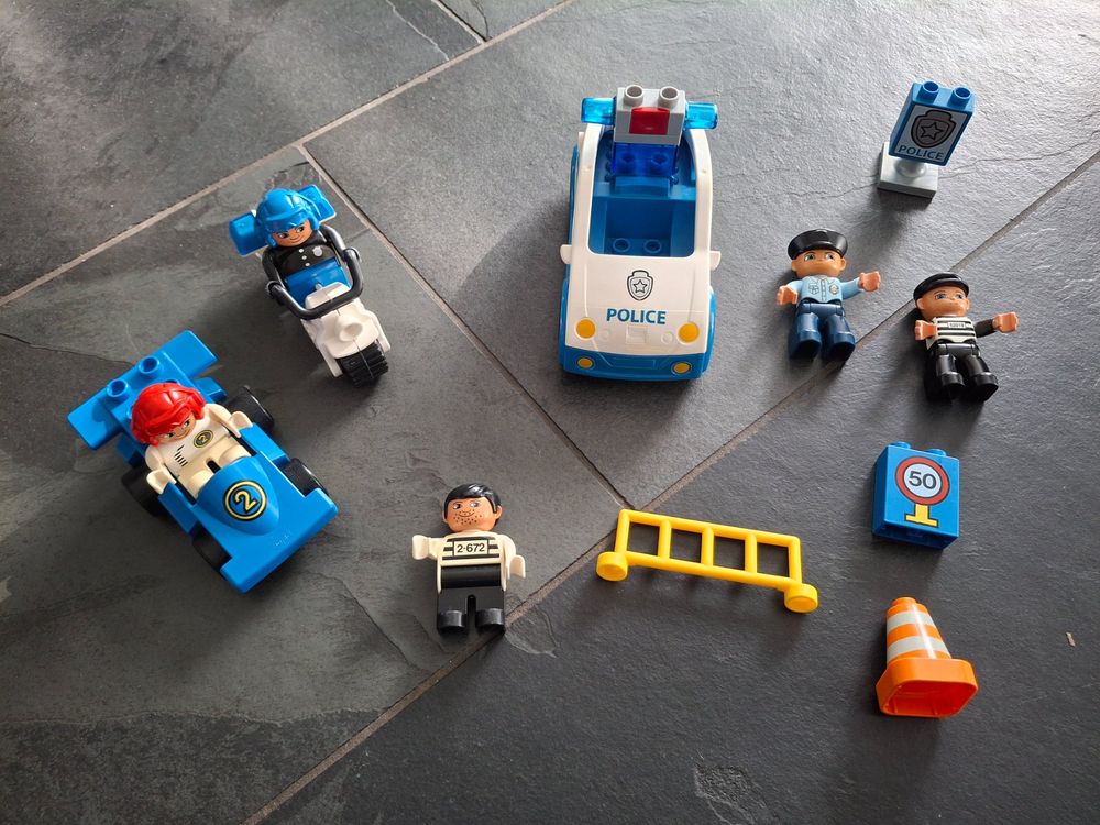 Polizei-Set Duplo - Auto mit Licht und Sirene (Gebraucht) in ...