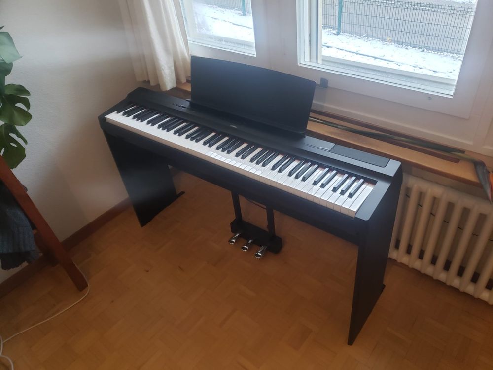 Yamaha P-125 E-Piano mit Ständer | Kaufen auf Ricardo