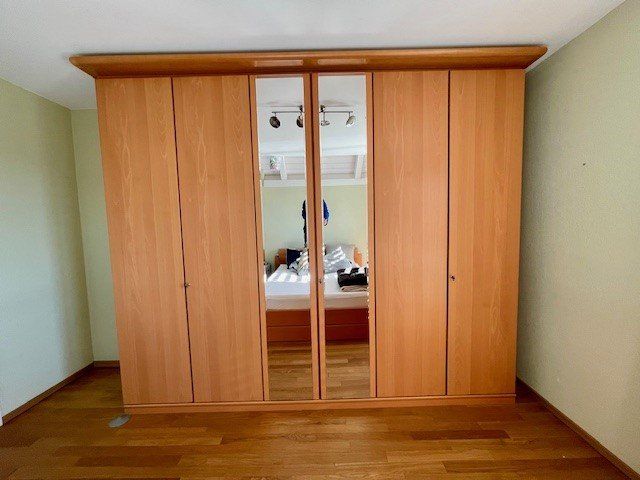 Kleiderschrank 6 Turig Mit Spiegel