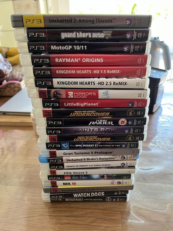 PS3 con 2 Controller + 20 Giochi Top! 🎮🔥 (Gebraucht) in Versoix für CHF 120 – mit Lieferung auf ...