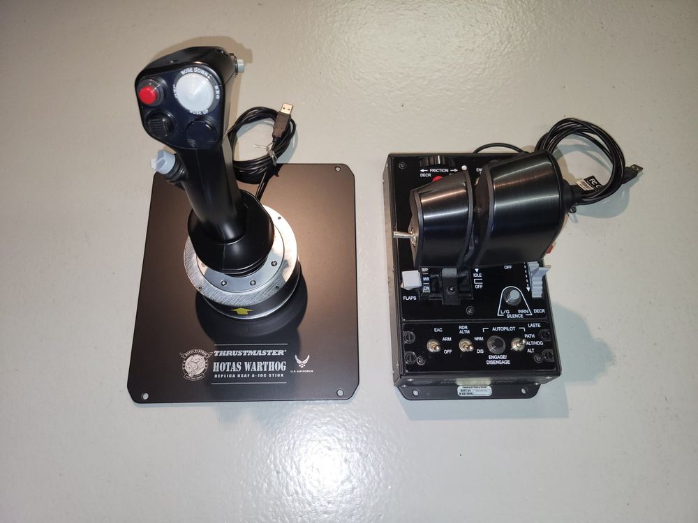Thrustmaster HOTAS Warthog Flugsimulator Joystick Set (Gebraucht) in ...