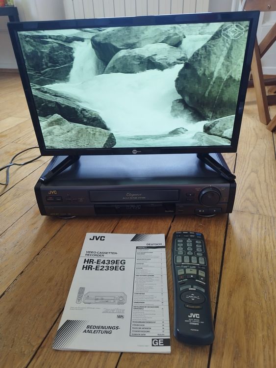 Magnétoscope JVC avec télécommande (Gebraucht) in Vallorbe für CHF 50 ...