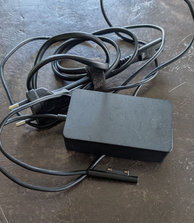 surface pro official charger model 1706 (Gebraucht) in COTTENS VD für ...