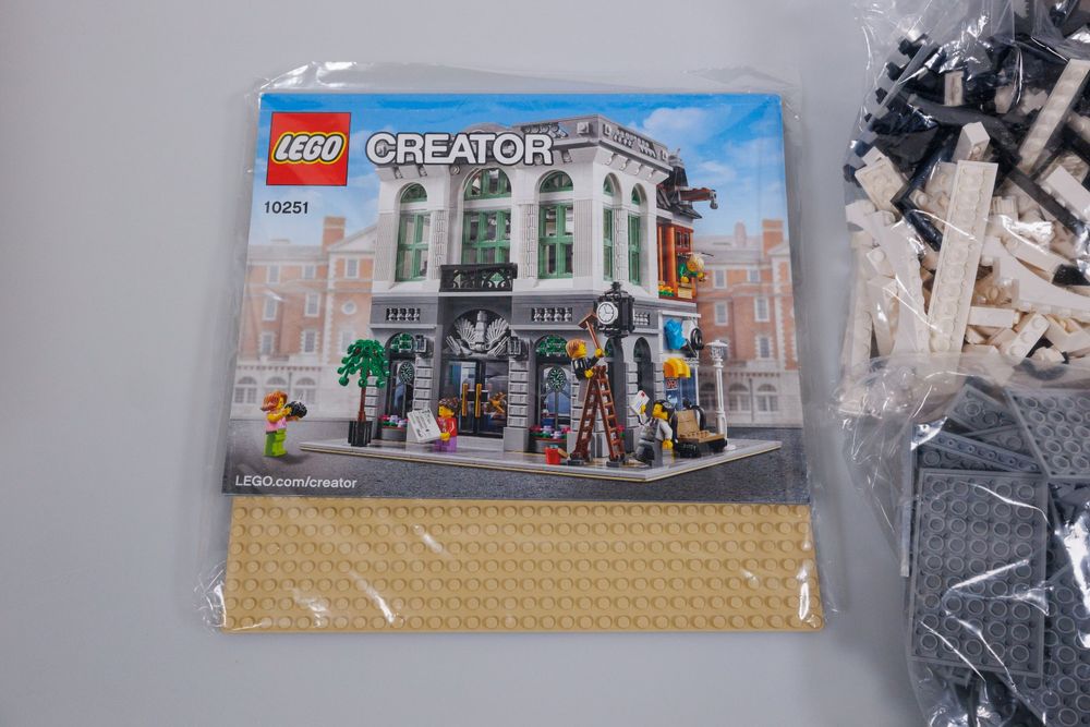 LEGO Creator Expert- Brick Bank (Steine Bank) 10251 KOMPLETT (Gebraucht ...