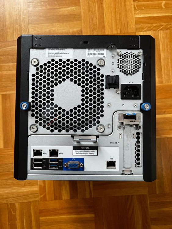 HP ProLiant MicroServer Gen8 - HDD 4x 2Tb - Etat TOP | Kaufen auf Ricardo