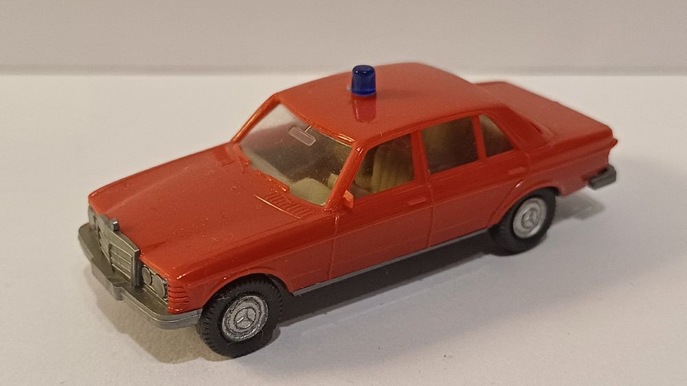 Feuerwehr Mercedes 240 D von Wiking | Kaufen auf Ricardo