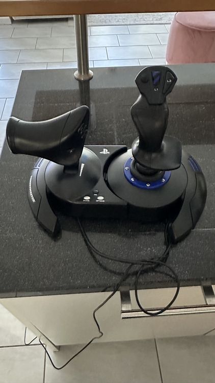 PS4 Thrustmaster HOTAS Flight Stick (Gebraucht) in Arlesheim für CHF 17 ...