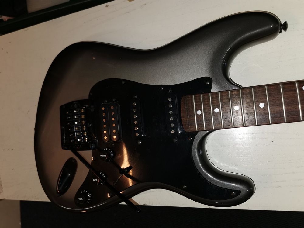 HOHNER PROFESSIONAL "ST LEAD S" - E-Gitarre (Defekt) in Thalheim an der ...
