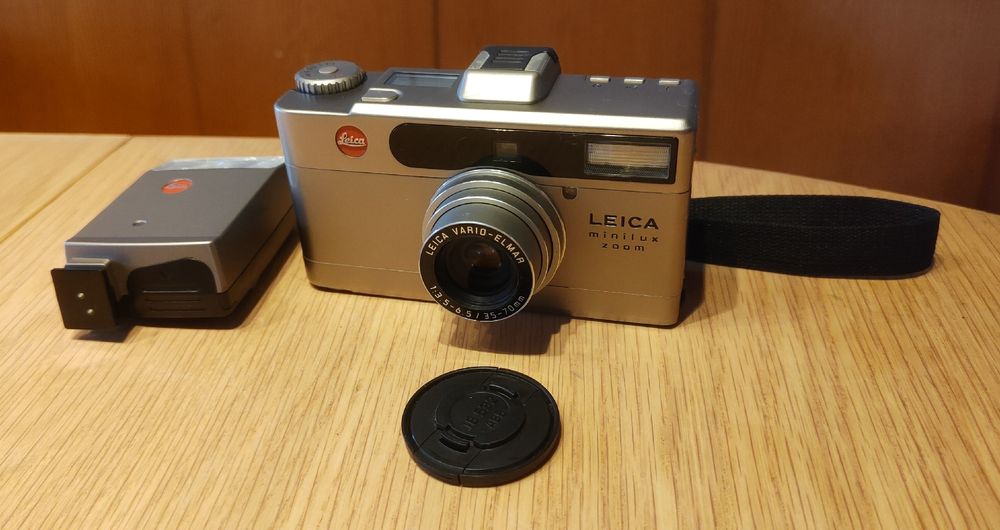 Leica minilux zoom 35 - 70 mm mit externem Blitzgerät | Kaufen auf Ricardo