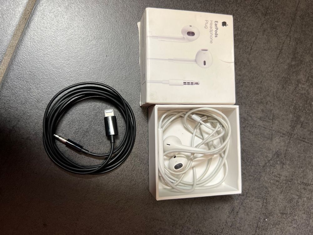Apple EarPods mit Adapter (Gebraucht) in Volketswil für CHF 11 – mit ...