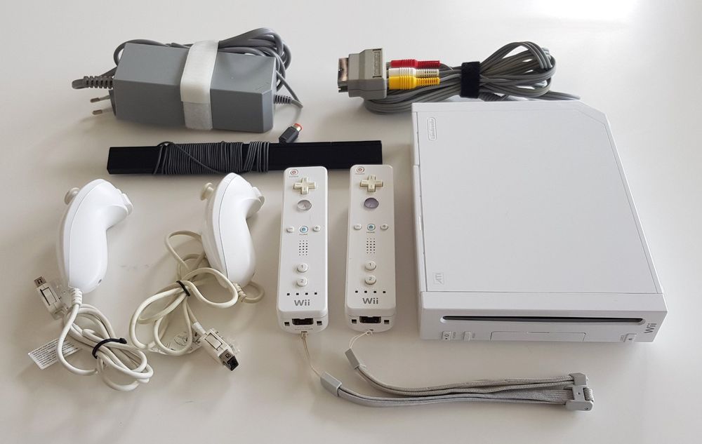 Nintendo Wii mit 2 Controller | Kaufen auf Ricardo