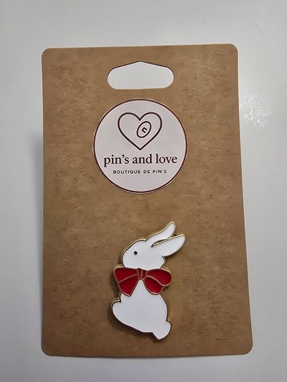 Pin's Lapin avec noeud | Kaufen auf Ricardo