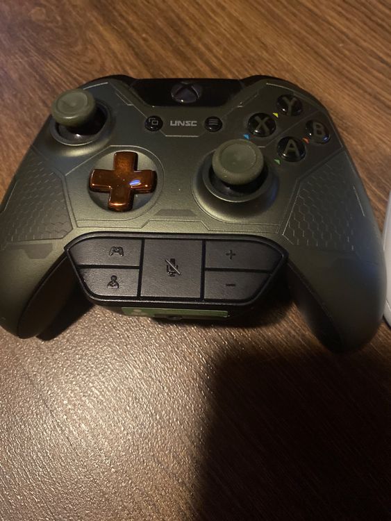 Xbox one 2x Controller. | Kaufen auf Ricardo