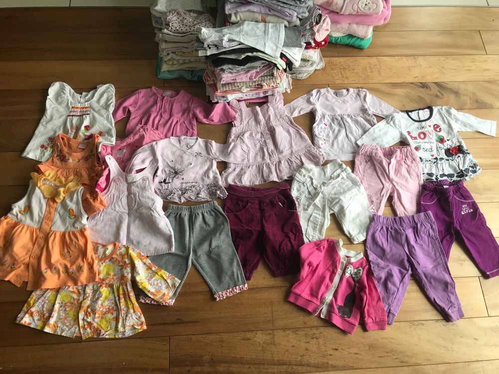 Baby Kleider Packet (Gross) (Gebraucht) in Lanzenhäusern für CHF 85 – mit Lieferung auf Ricardo ...
