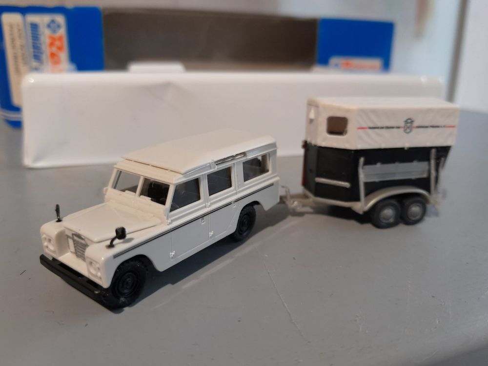 Roco HO 1709 Land Rover mit Pferdetransport (Gebraucht) in Eptingen für ...