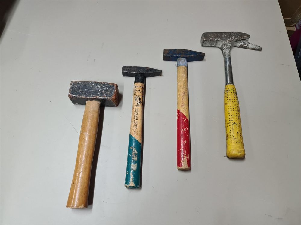4 Stk. verschiedene Hammer ab 1.- (Gebraucht) in Krinau für CHF 13 ...