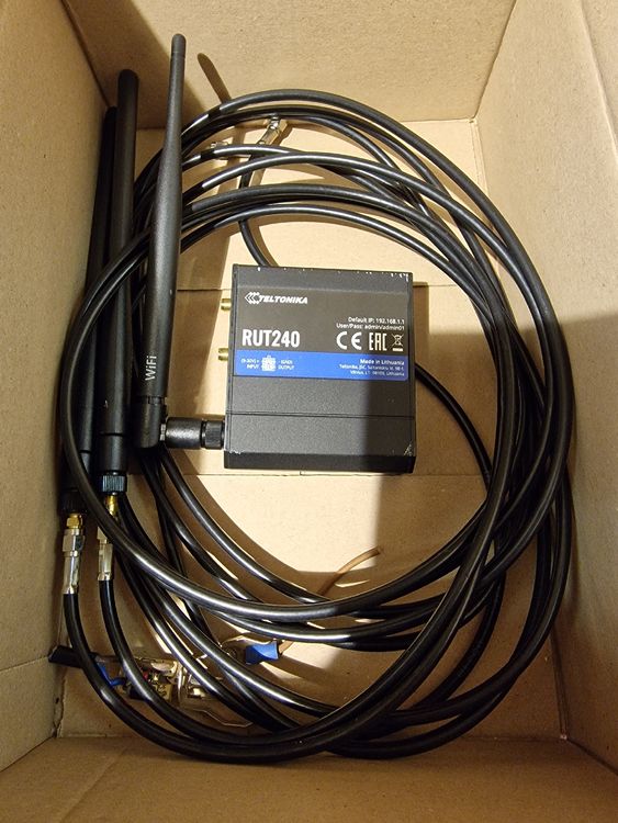 Teltonika RUT240 LTE Router mit Antennen (Gebraucht) in Reutlingen für ...