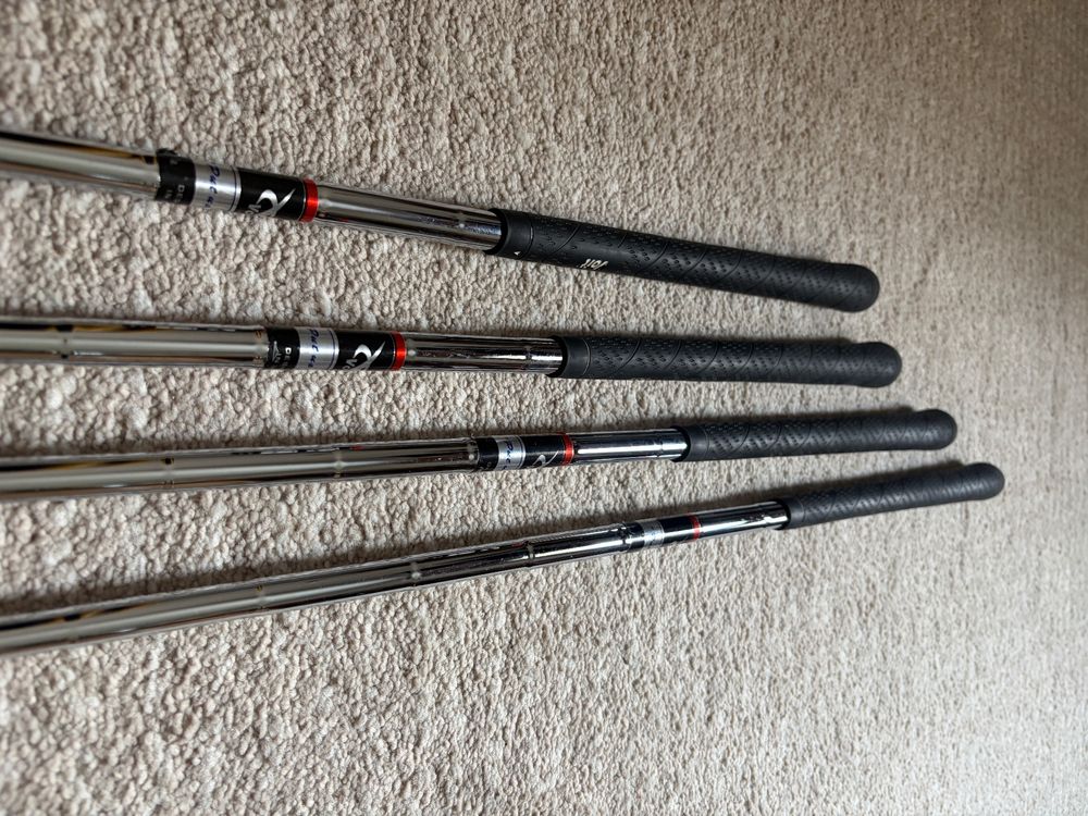 Club de golf, Série de fer GAUCHER Volt & Ping (Gebraucht) in epinges ...