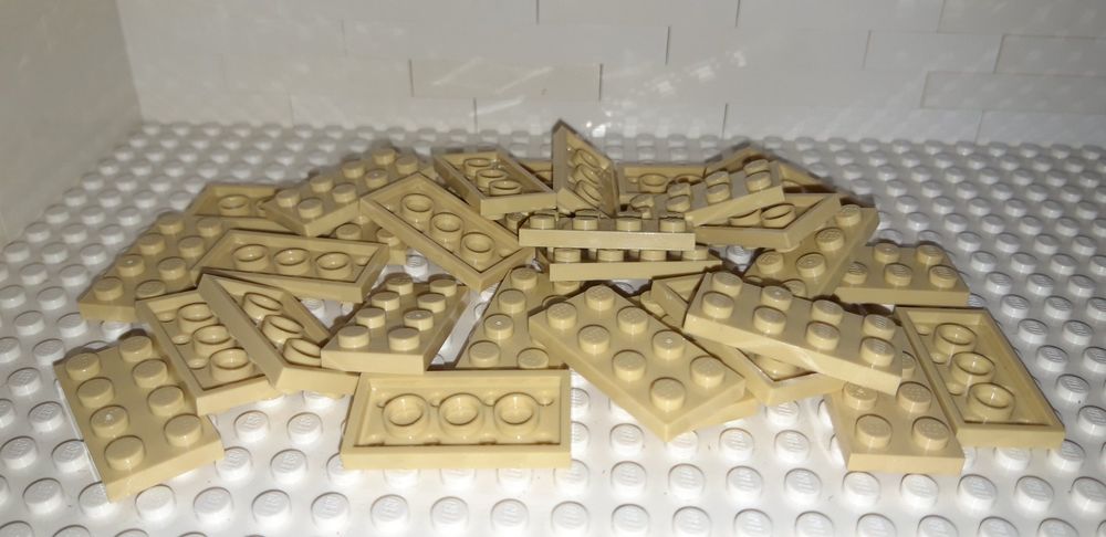 Lego 30 Stk. Plate tan 2x4 (Gebraucht) in Inwil für CHF 4 – mit Lieferung auf Ricardo kaufen