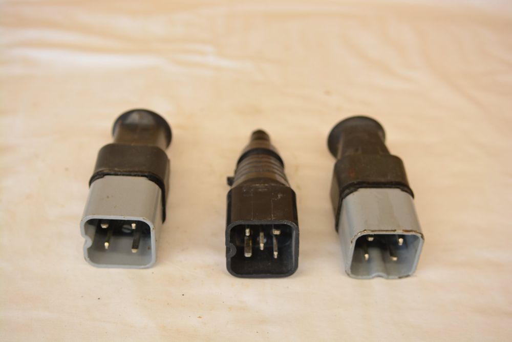 Alte Stecker (Defekt) in Dozwil für CHF 1 – mit Lieferung auf Ricardo ...