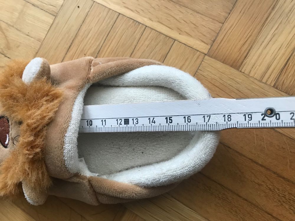 Lustige Finken mit Löwe Grösse 27 - Porto 2.65 | Kaufen auf Ricardo