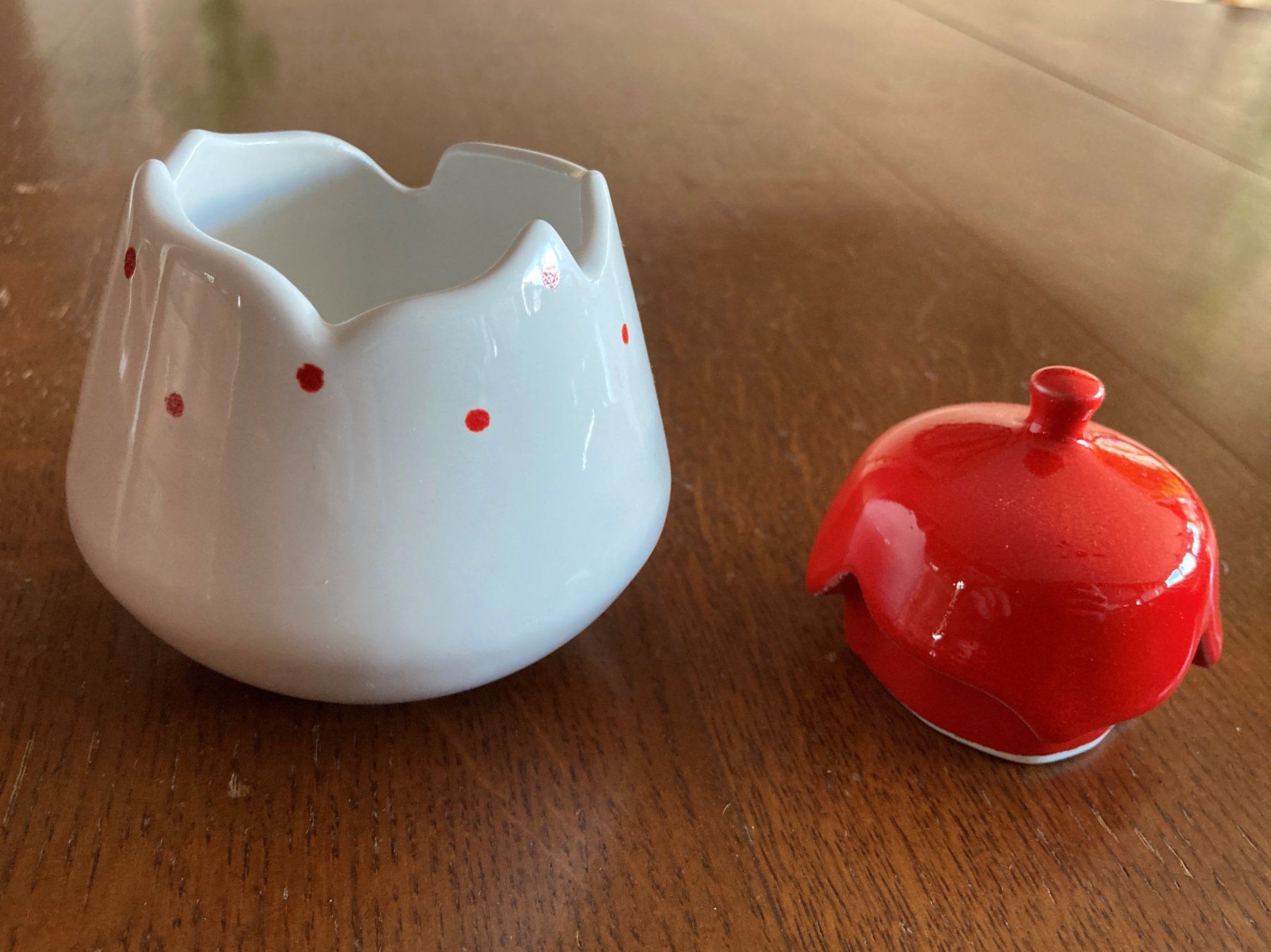 Sucrier ou boite vintage, forme poire, rouge et blanc! (Neuf (Voir ...